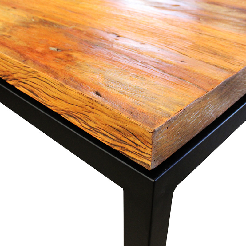 Mesa Jantar Rústica Base em Ferro e Tampo Flutuante em Madeira de Demolição